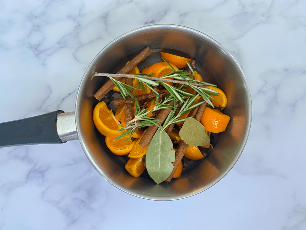 How to Make Stovetop Potpourri: The Best Cozy Fall Simmer Pot